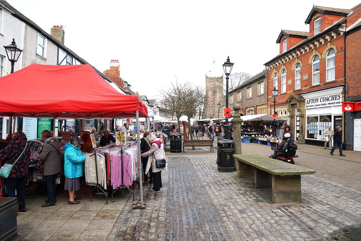 Poulton Town Centre and Market Square - Visit Poulton-le-Fylde